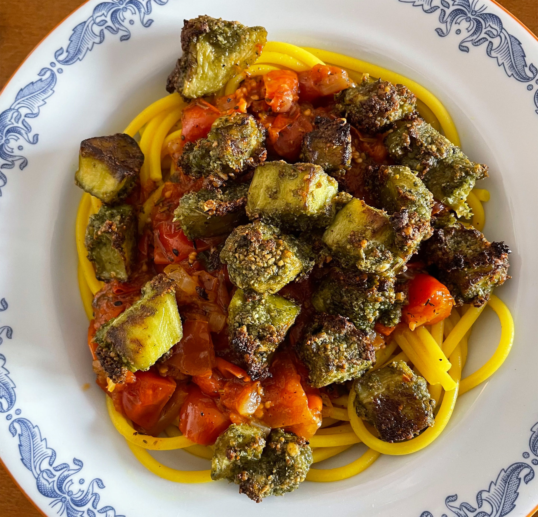 Pasta alla norma – pestolla kuorrutetut munakoisonpalat parantavat ...